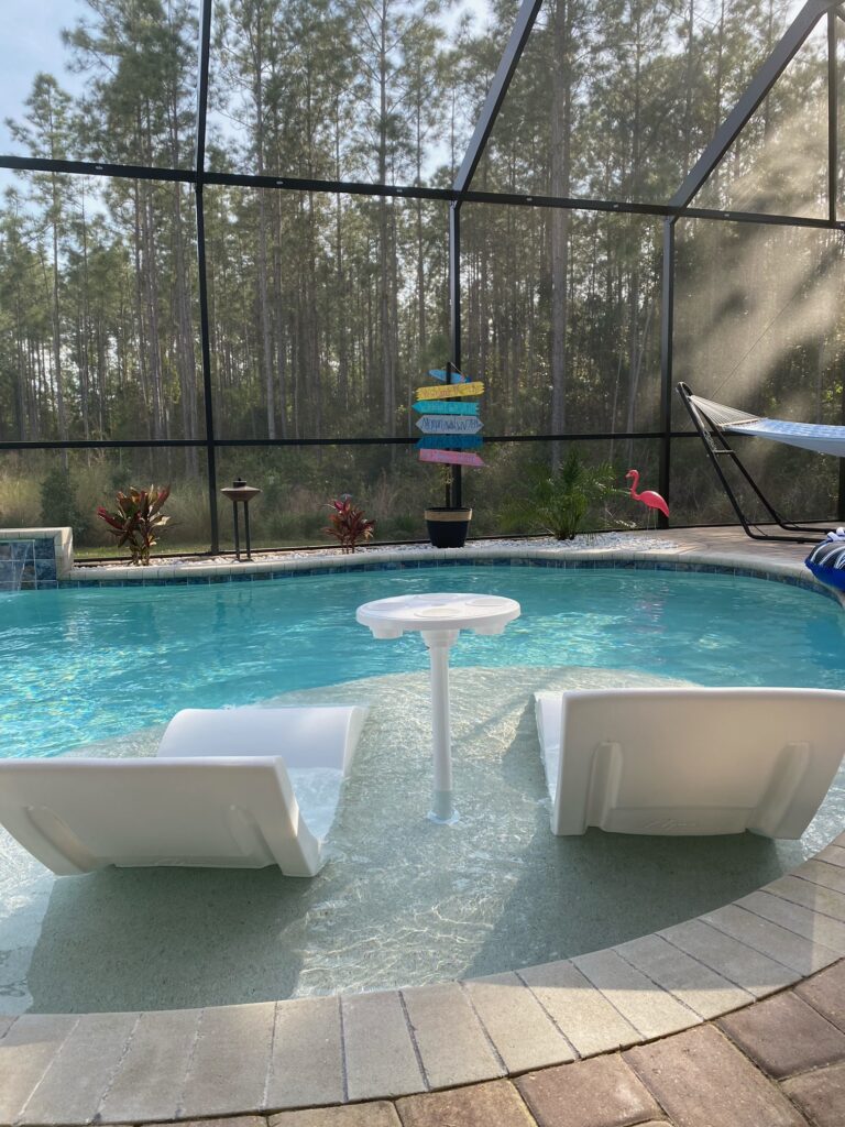 Baja Table Sun Shelf Umbrella Table for Ledge in Swimming Pool